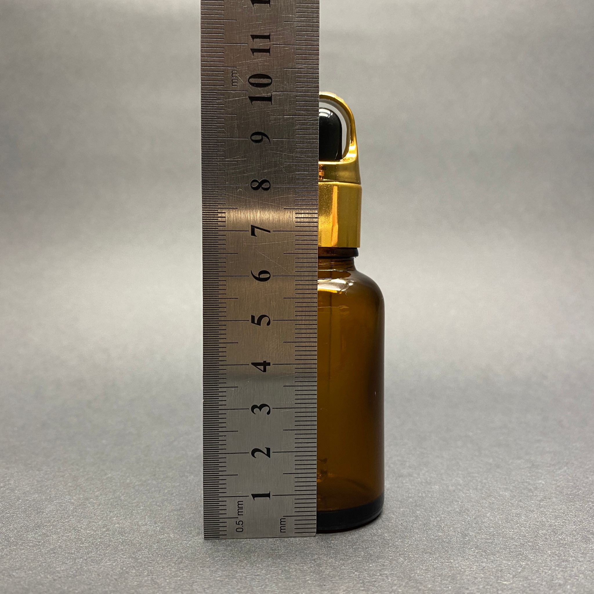 30 CC AMBER CAM DAMLALIKLI ŞİŞE - SİYAH EMZİK - GOLD FLOWER SEPET MODEL ...